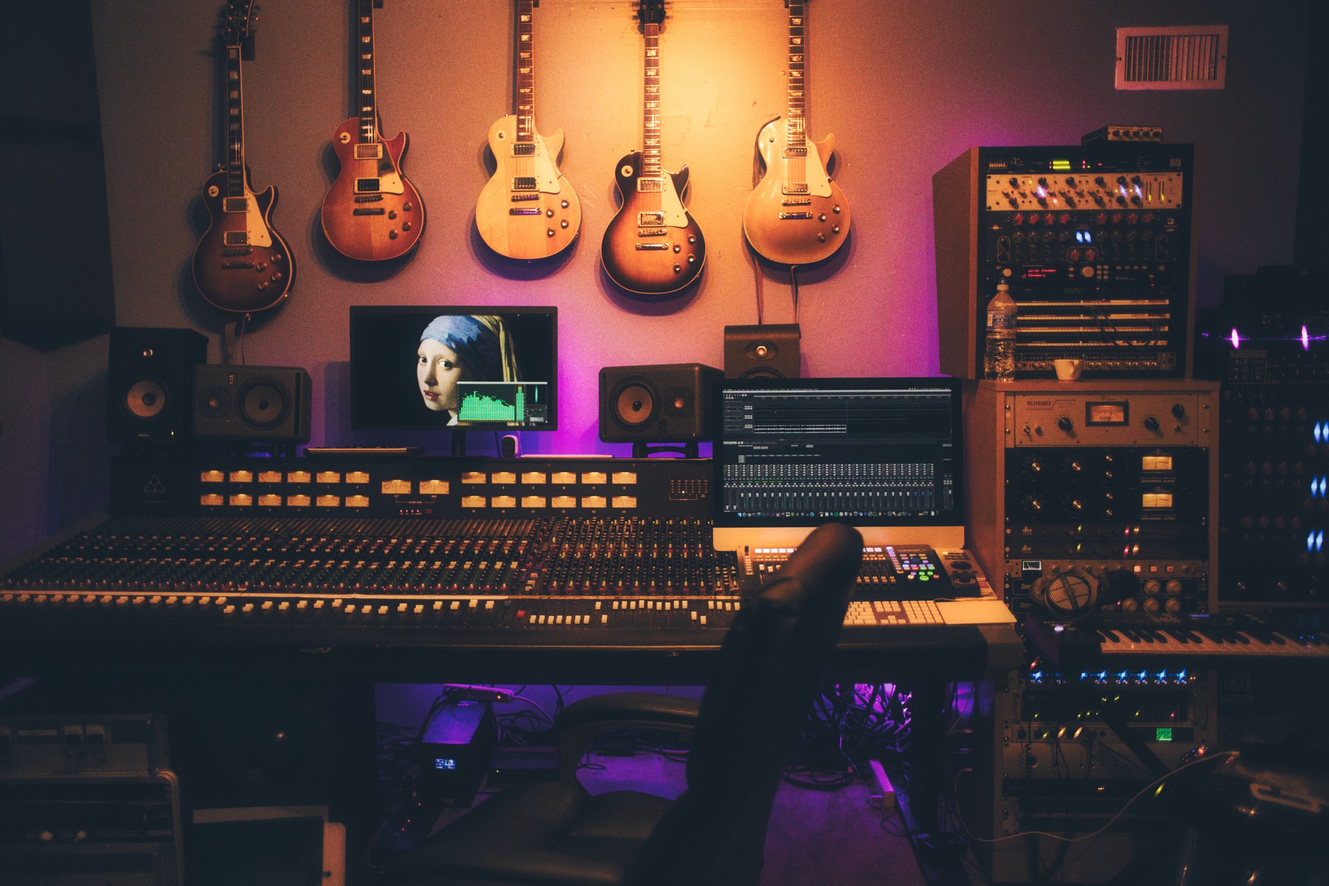 Studio d’enregistrement : ici, naît le son ! – Lesfreressmith.com Studio d’enregistrement : ici, naît le son ! – Lesfreressmith.com